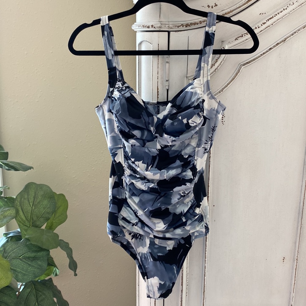 Magicsuit Black/White/Gray One Piece, Women’s Size 10 - Gem